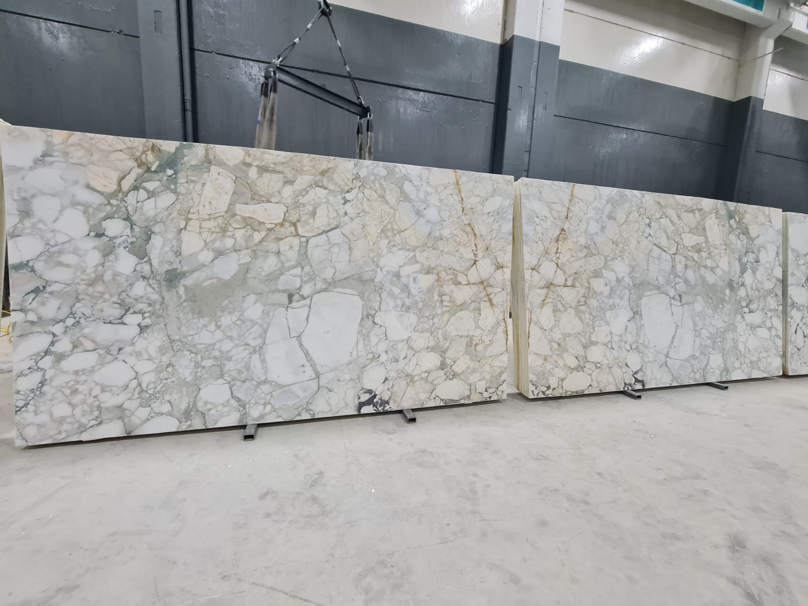 Calacatta Green Marble Slabs for worktops, bathroom vanity units & more.
